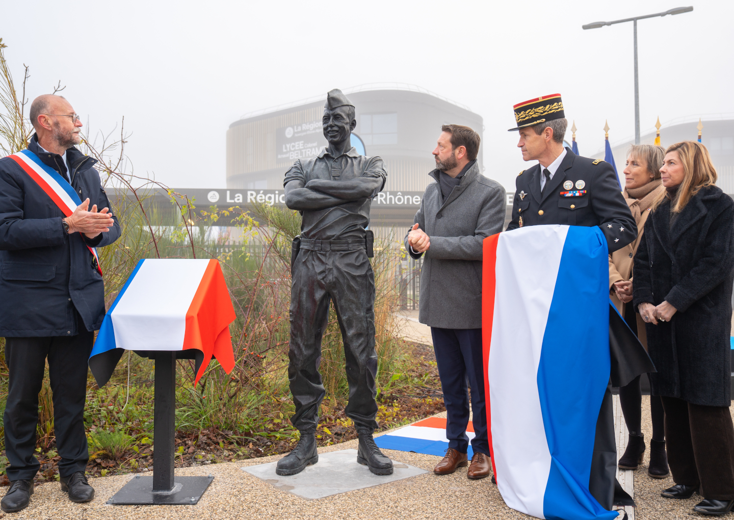 Hommage au colonel Arnaud Beltrame | Région Auvergne-Rhône-Alpes